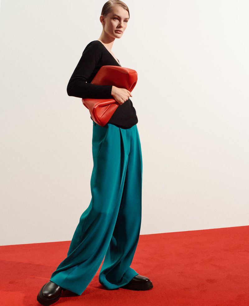 COS Woman Spring 2021 (COS)