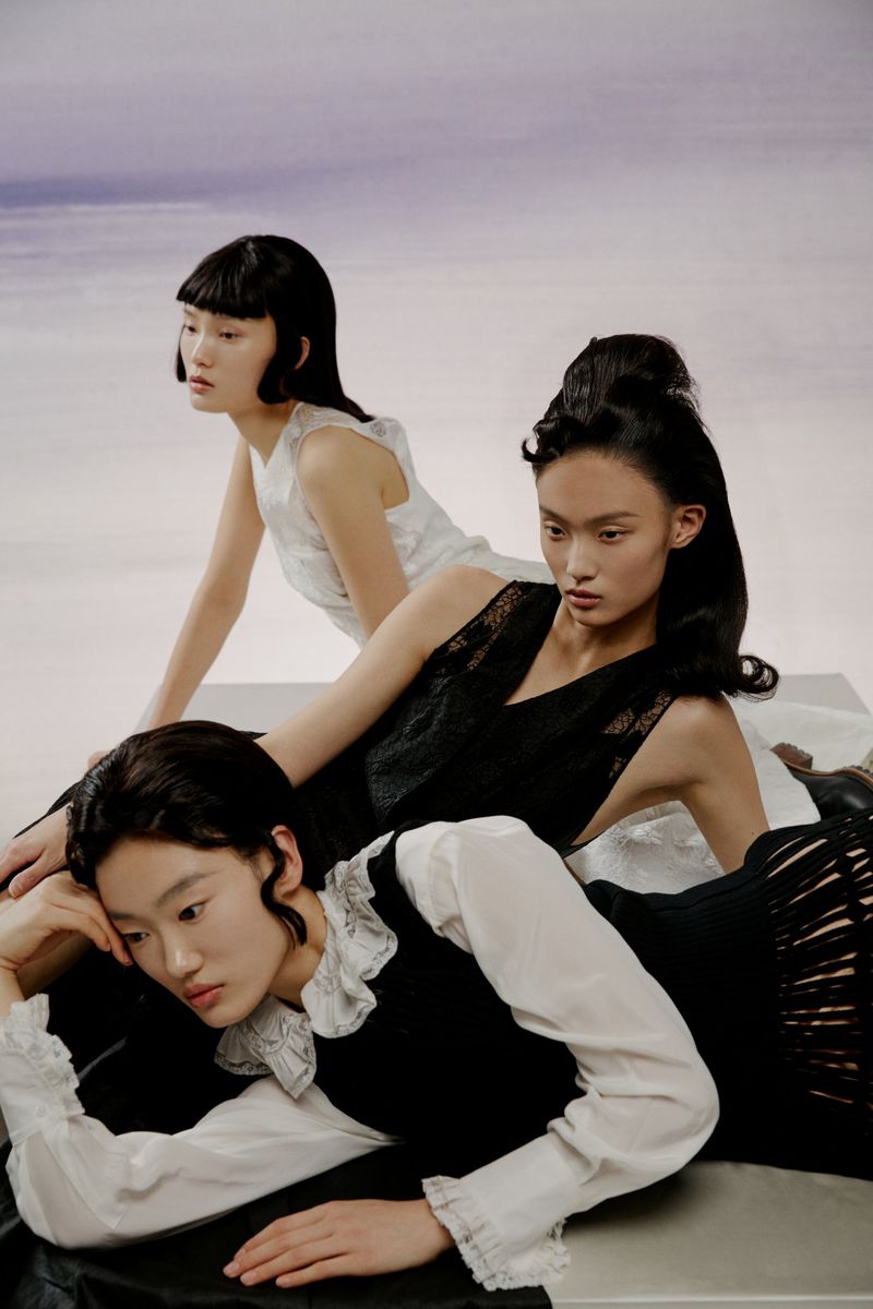 Photographed by MUKA (SuperELLE China)