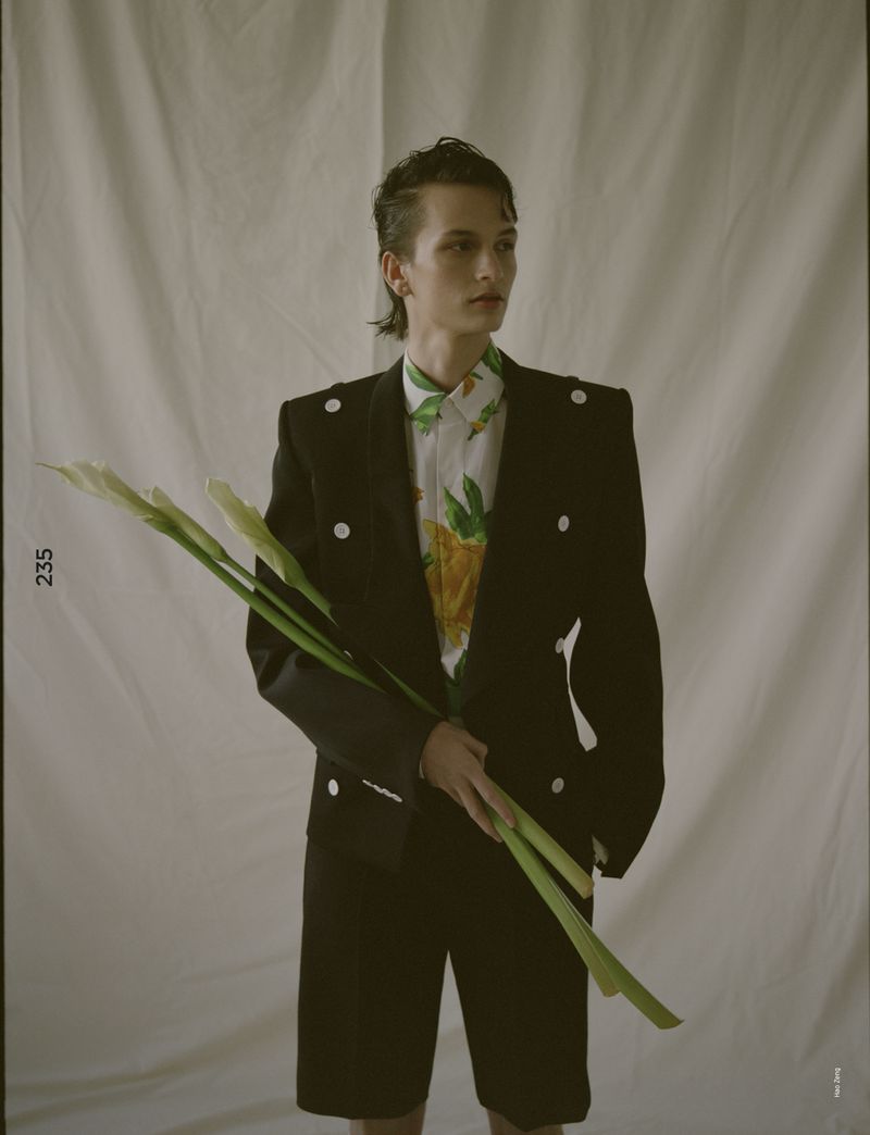 NOW WE LUSTRE (French Magazine)