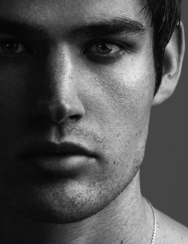 Modern Heartthrob (Desnudo Magazine)