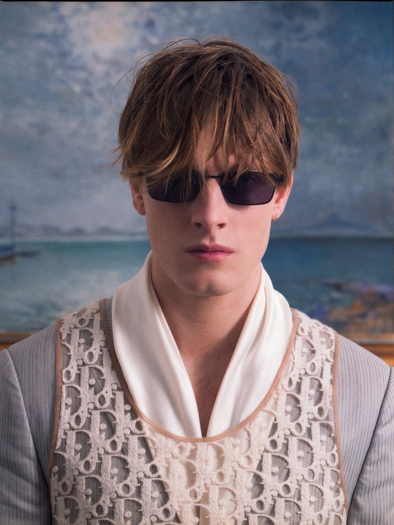 Louis Hofmann (Behind the Blinds)