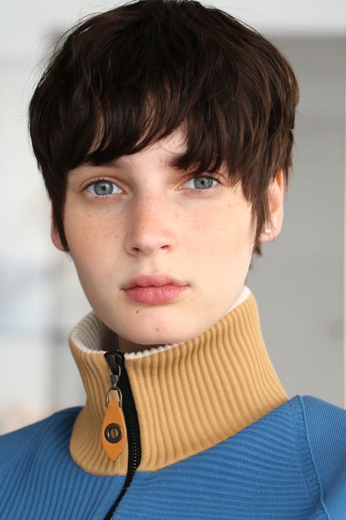 Eleonore Ghiuritan - Model - detail by people