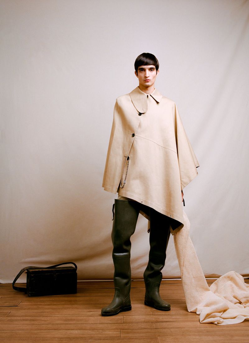 Work hour (Apollo Magazine)