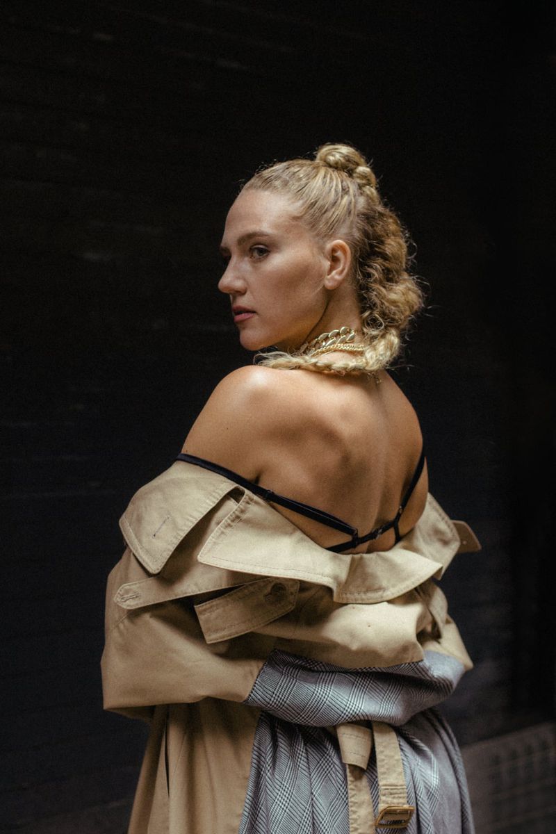 Kat Cunning. A way to be Human. (METAL ONLINE)