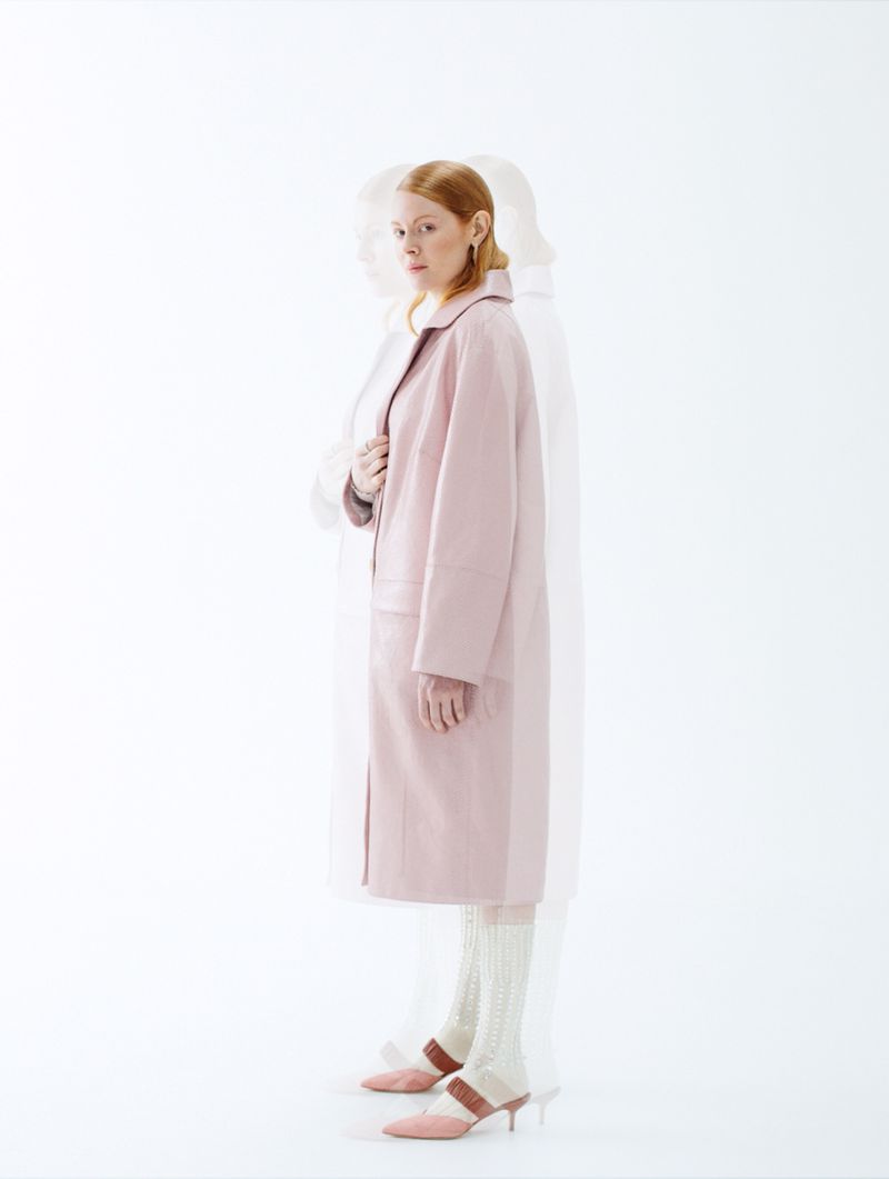 Emily Beecham is on a Roll (L'Officiel Italia)