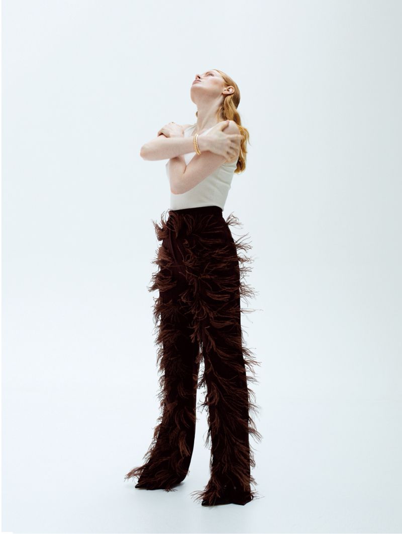 Emily Beecham is on a Roll (L'Officiel Italia)