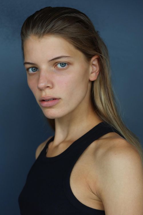 Mirthe Dijk - Model Profile - Photos & latest news