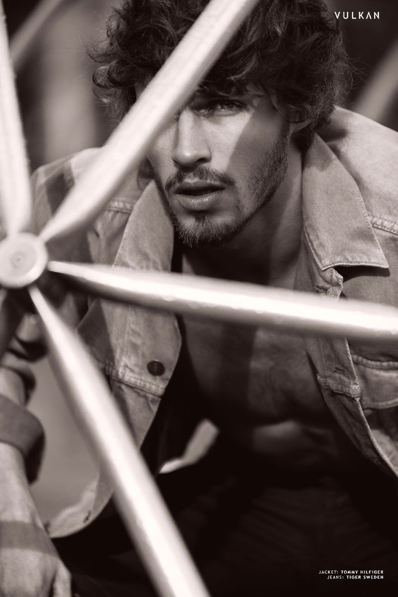 Lucas Medeiros by ph. Alex Vesci (Vulkan Magazine)