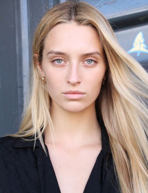 Isabelle Schilling - Model Profile - Photos & latest news