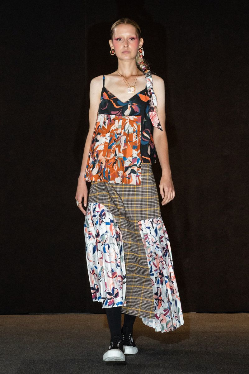 Snow Xue Gao S/S 22 Show (Various Shows)