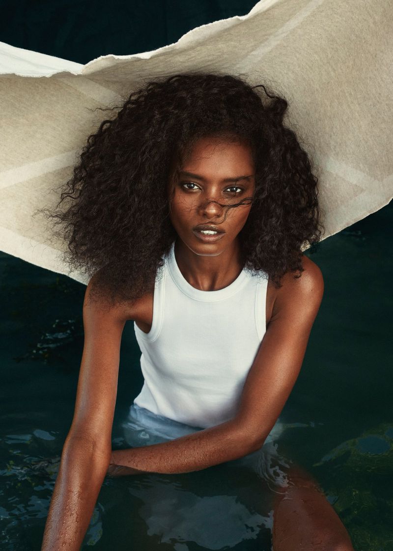 Dunia (Costume Magazine)