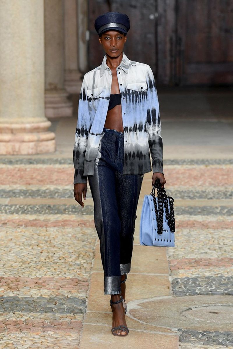 Genny S/S 22 Show (Genny)