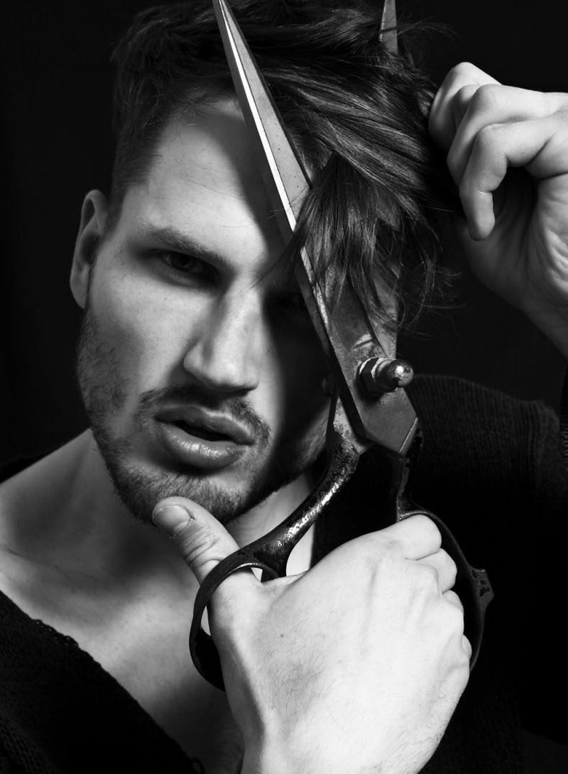 The scissors by Saverio Cardia (Portrait)
