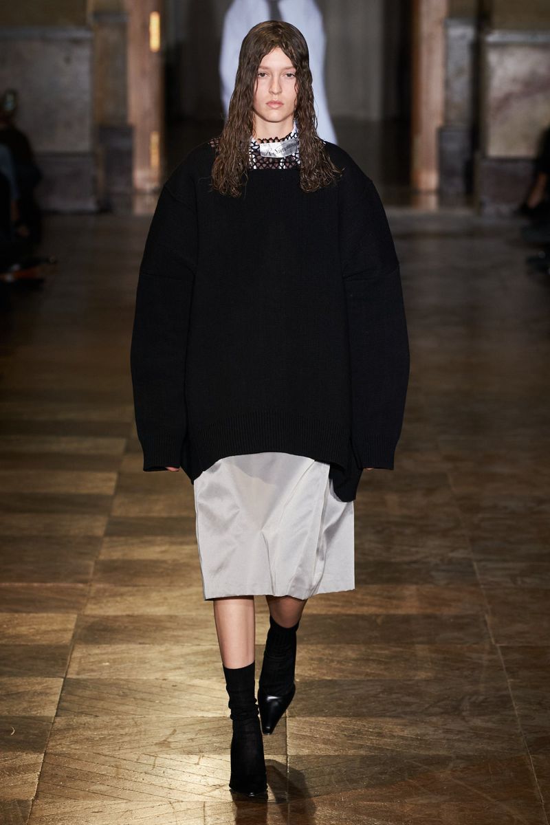 Raf Simons S/S 22 Show (Raf Simons)