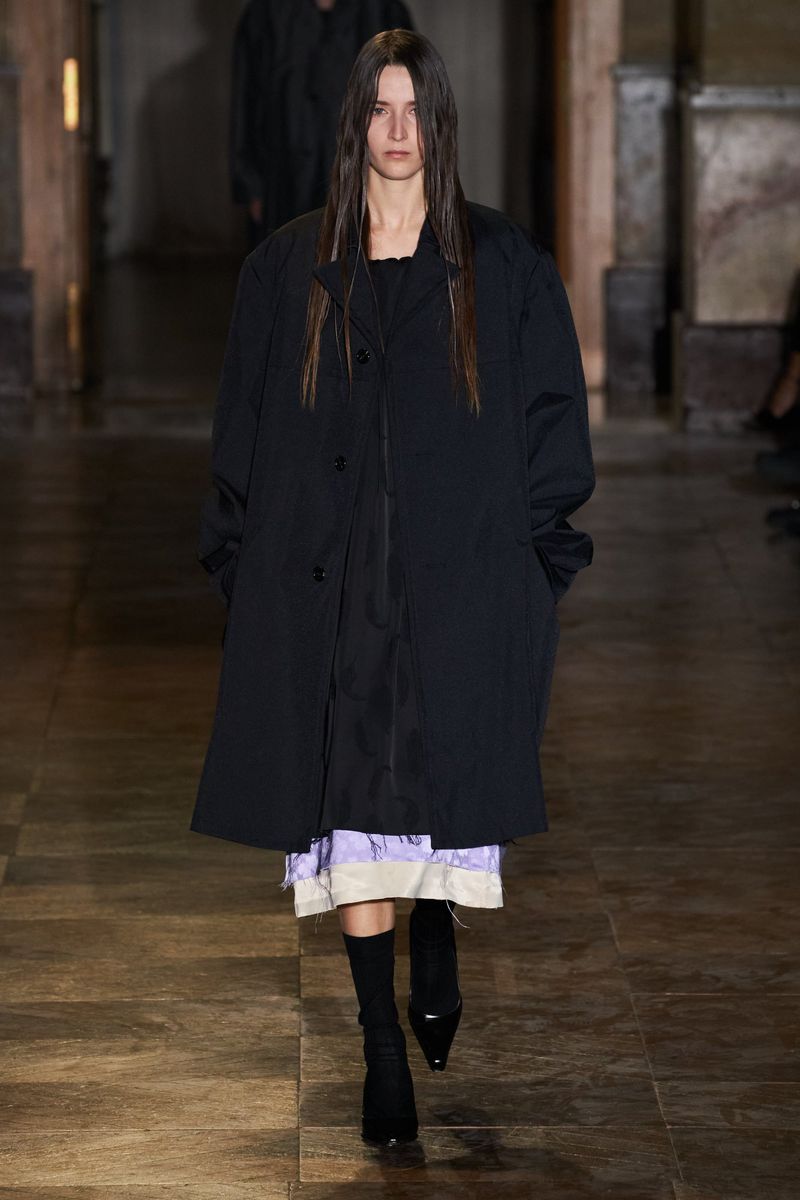 Raf Simons S/S 22 Show (Raf Simons)