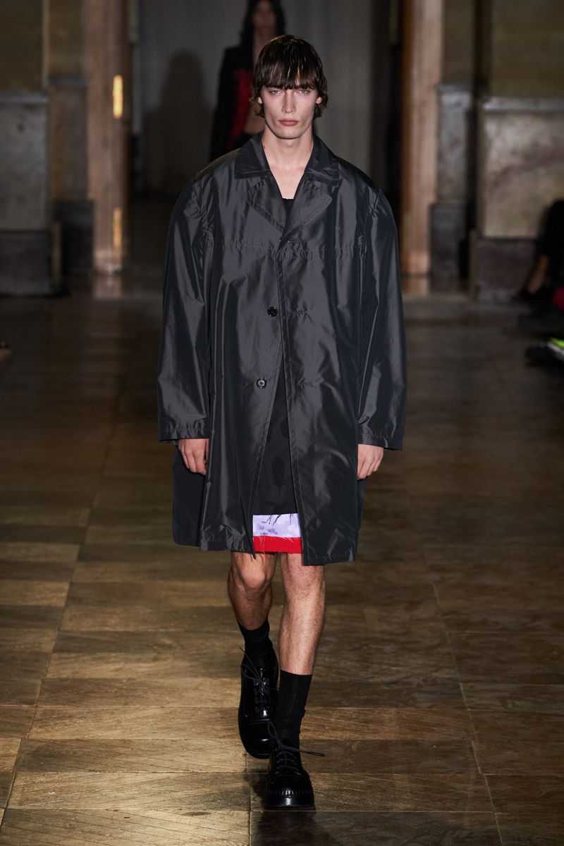 Raf Simons S/S 22 Show (Raf Simons)