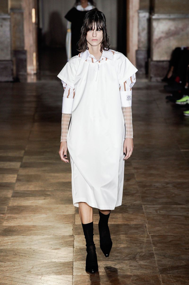 Raf Simons S/S 22 Show (Raf Simons)