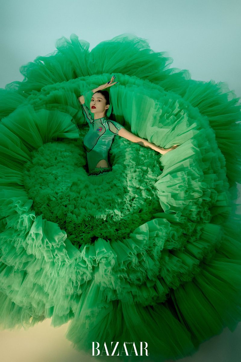 Harper's Bazaar China January 2022 Cover X He Sui (Harper's Bazaar China)