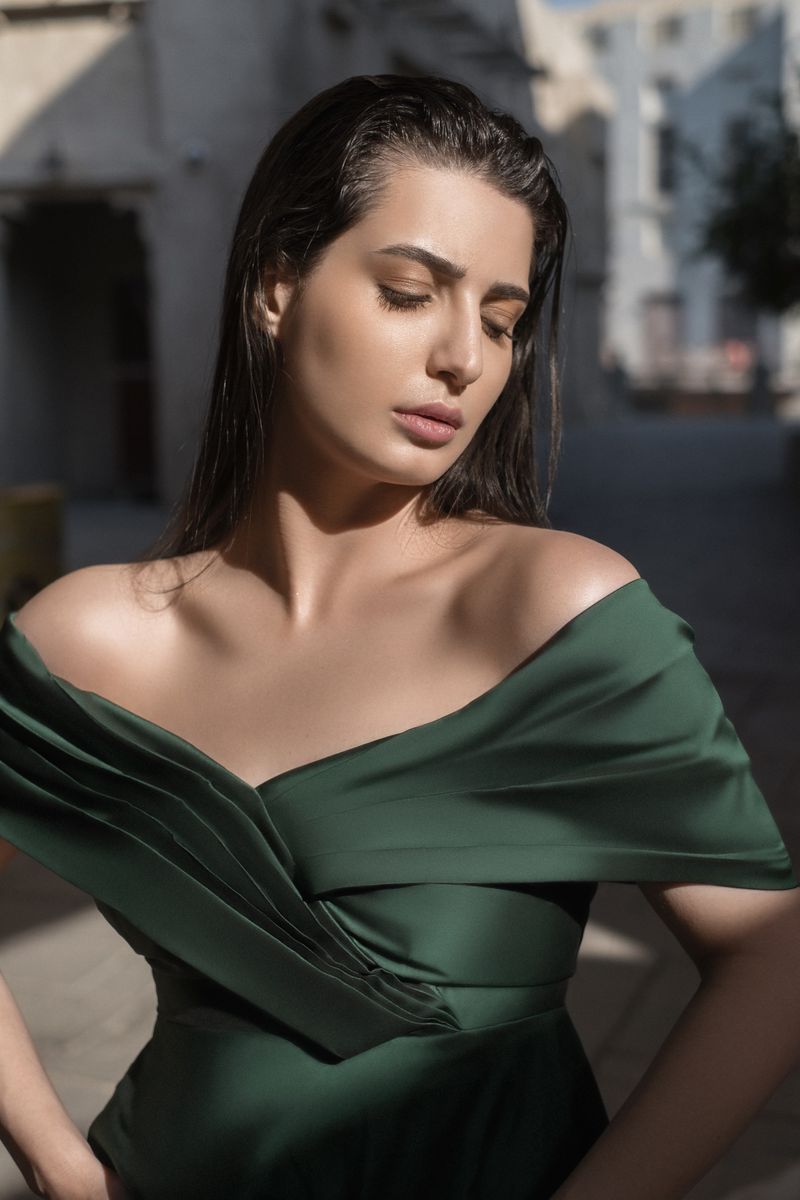 Shivani推出全新“成衣”系列Tisharth (Vogue China)