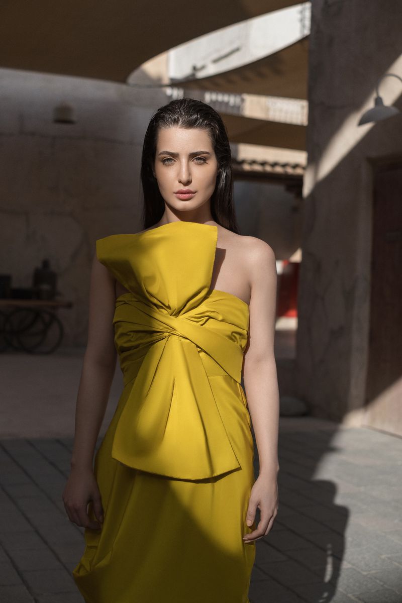 Shivani推出全新“成衣”系列Tisharth (Vogue China)