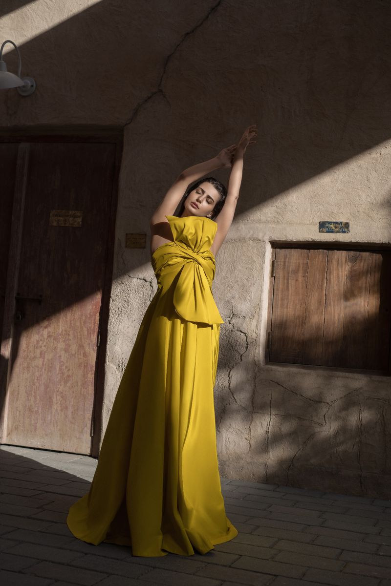 Shivani推出全新“成衣”系列Tisharth (Vogue China)