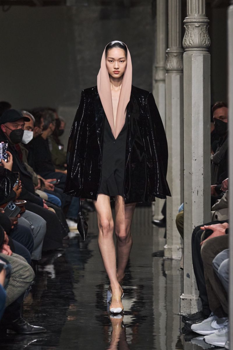 Alaia F/W 22 Show (Alaïa)