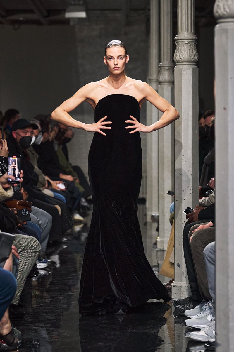 Alaia F/W 22 Show (Alaïa)