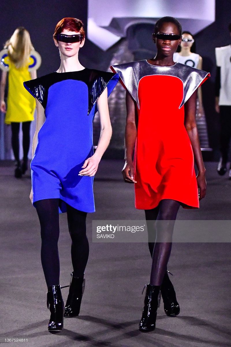 Pierre Cardin Cosmocorps 3022 Show (Pierre Cardin)