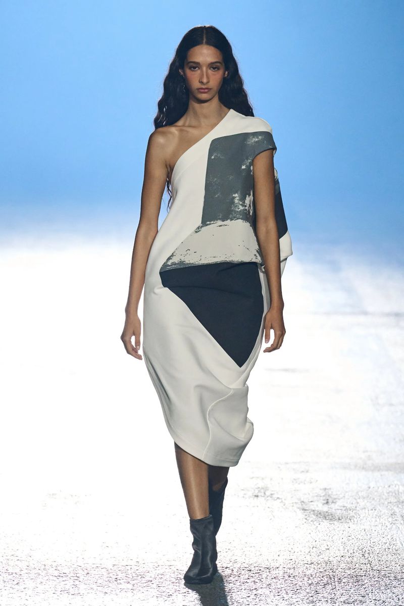Issey Miyake S/S 23 Show (Issey Miyake)