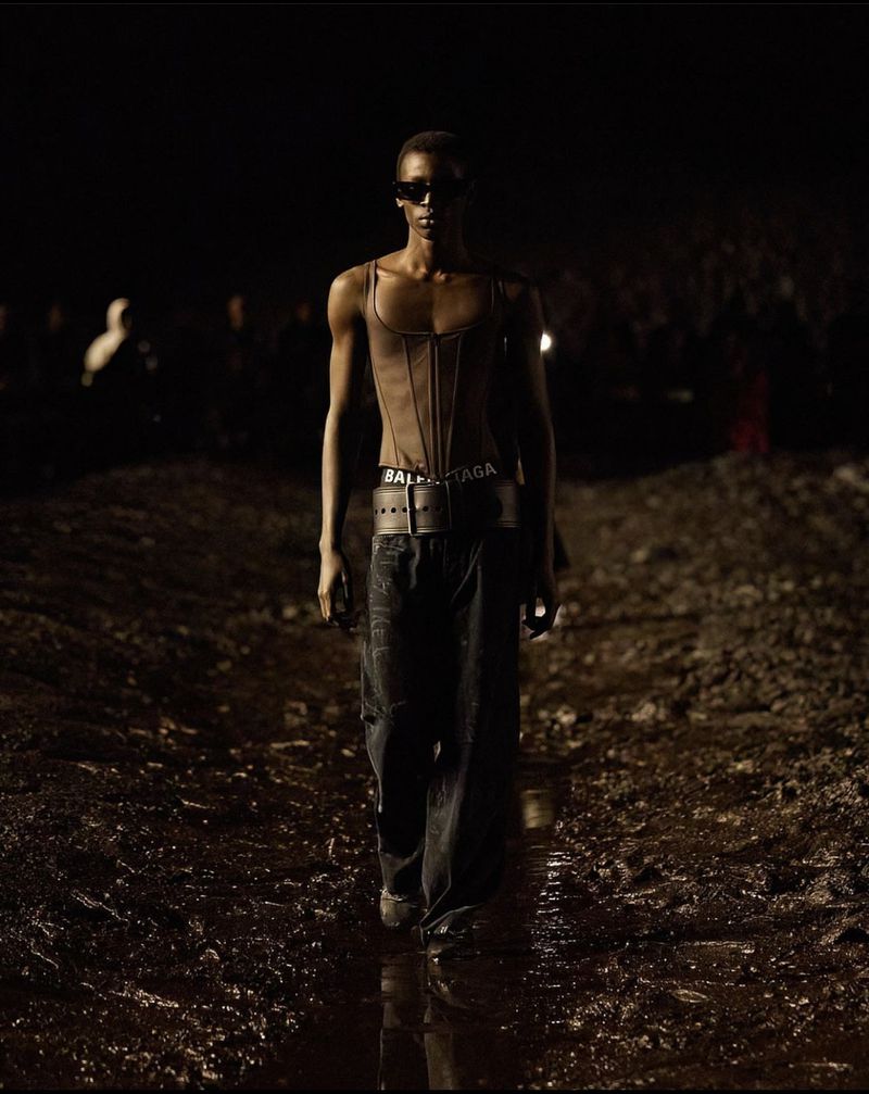 Balenciaga S/S 23 Show (Balenciaga)