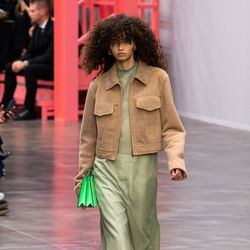 Enya Davis - Model Profile - Photos & latest news