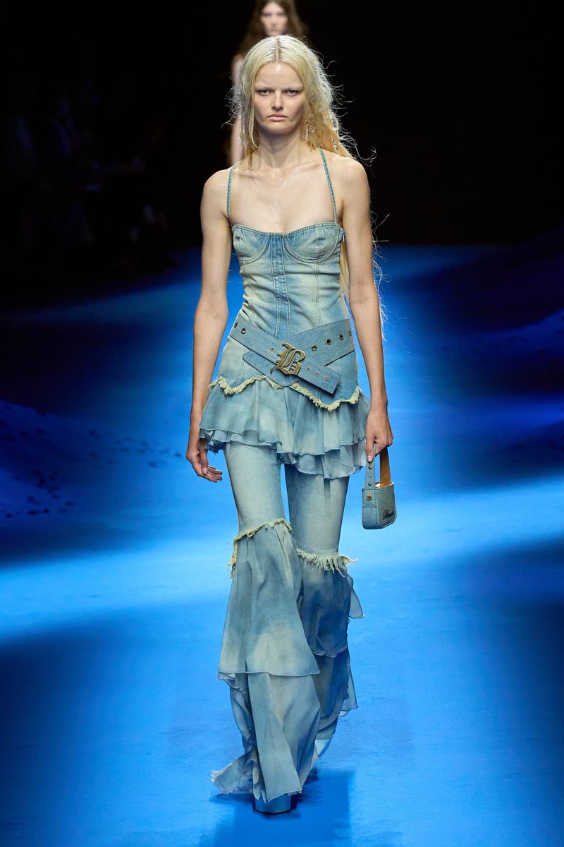 Blumarine S/S 23 Show (Blumarine)