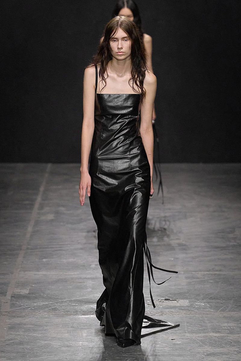 Ann Demeulemeester S/S 23 Show (Ann Demeulemeester)