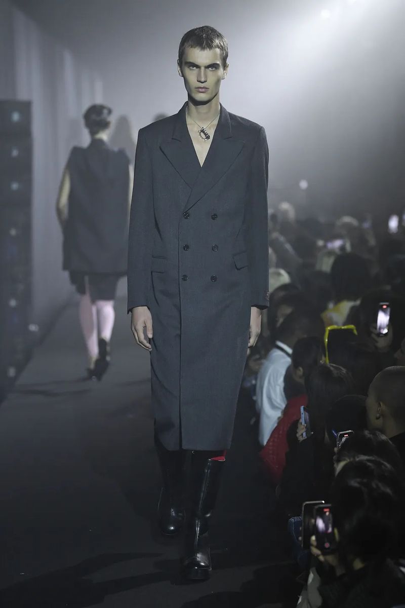 Raf Simons S/S 23 Show (Raf Simons)