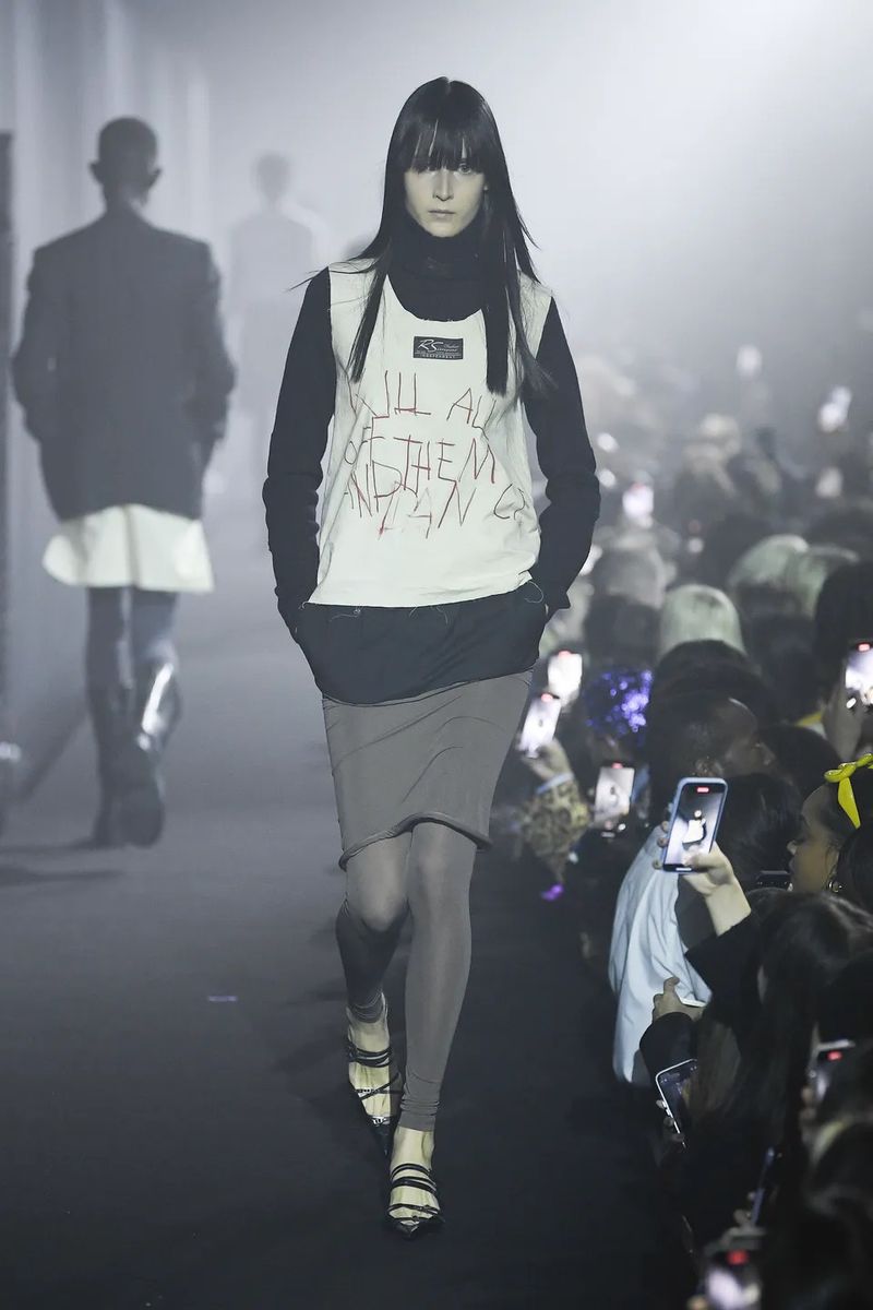 Raf Simons S/S 23 Show (Raf Simons)