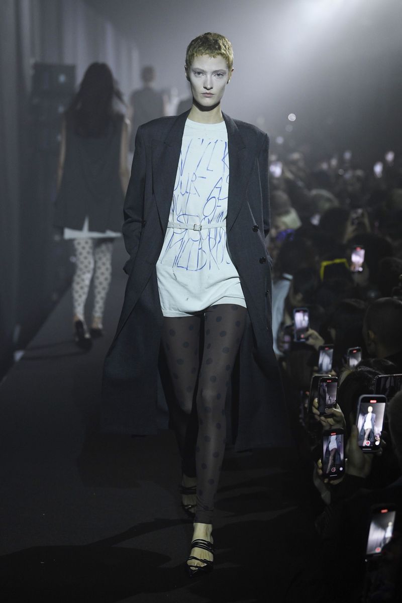 Raf Simons S/S 23 Show (Raf Simons)