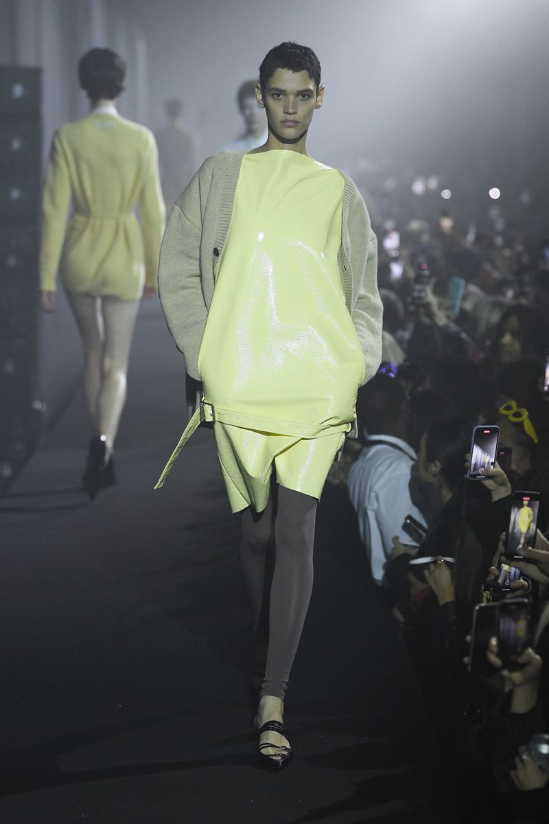 Raf Simons S/S 23 Show (Raf Simons)