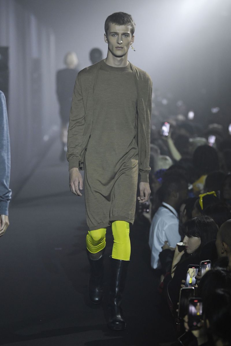 Raf Simons S/S 23 Show (Raf Simons)