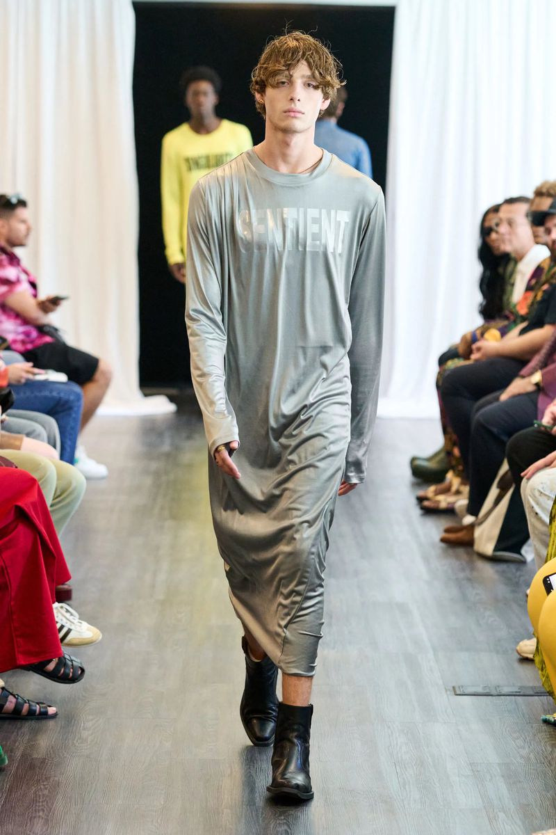 Kenneth Nicholson S/S 23 Show (Various Shows)