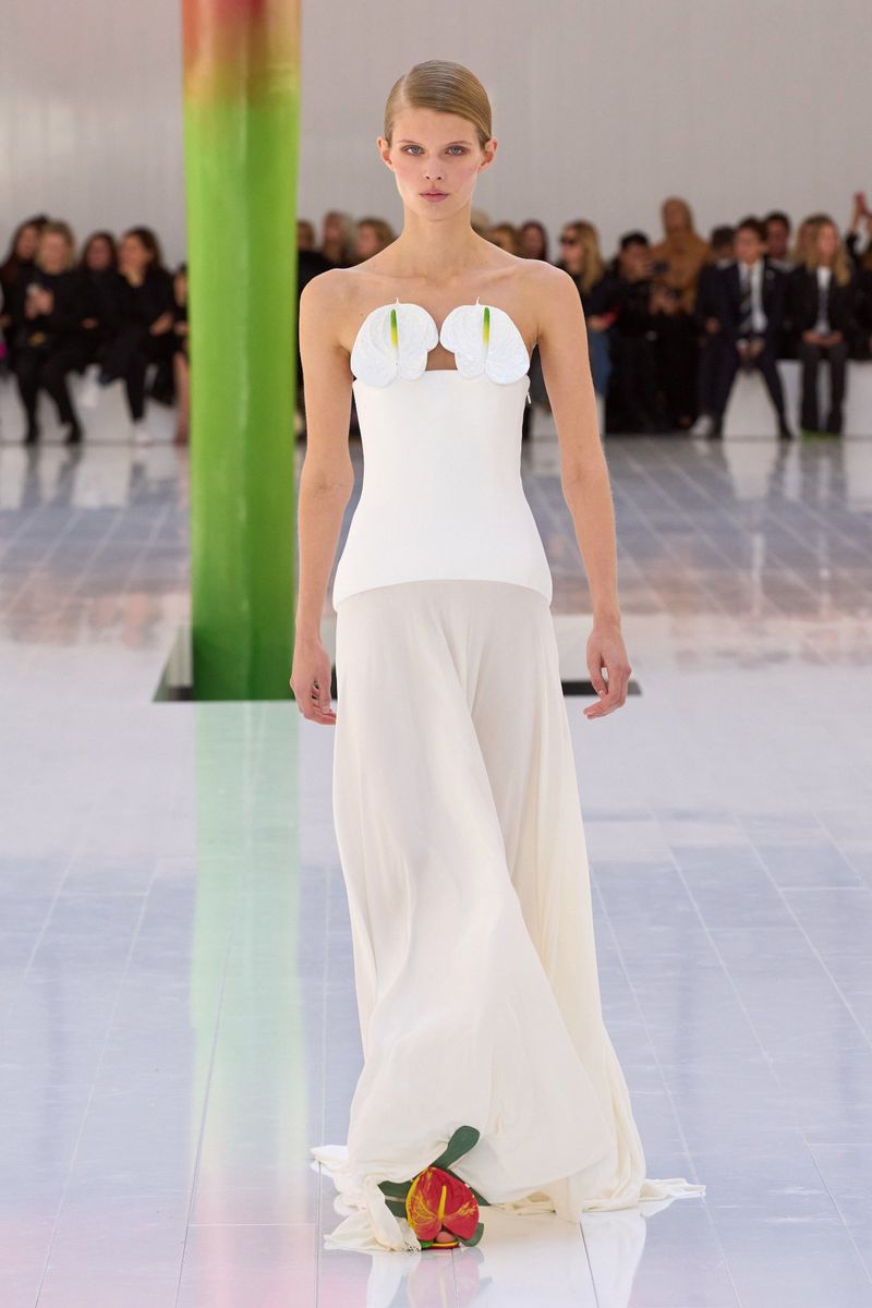 Loewe S/S 23 Show (Loewe)