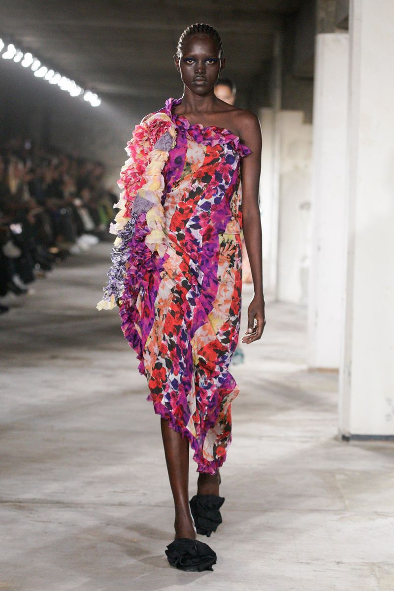 Dries Van Noten S/S 23 Show (Dries Van Noten)