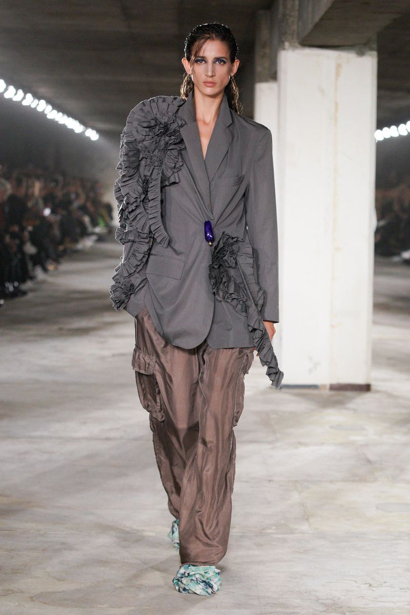 Dries Van Noten S/S 23 Show (Dries Van Noten)