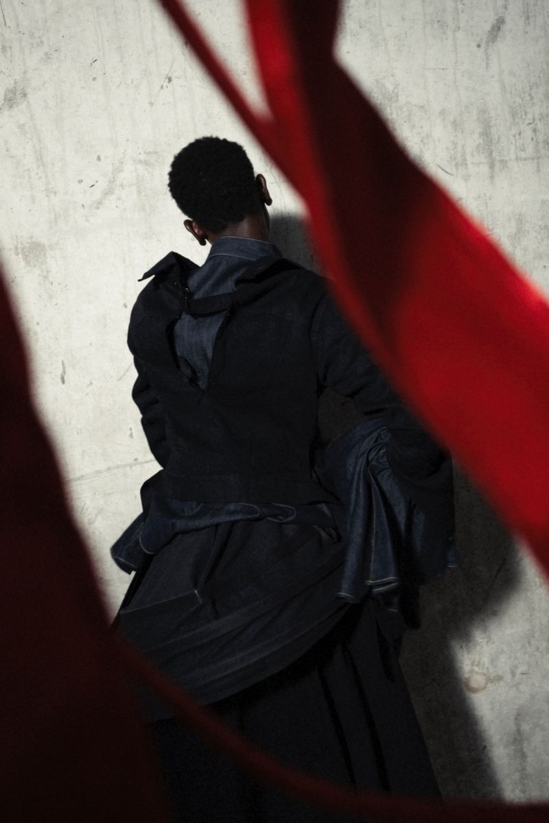 Close up and up close (Twin Magazine)