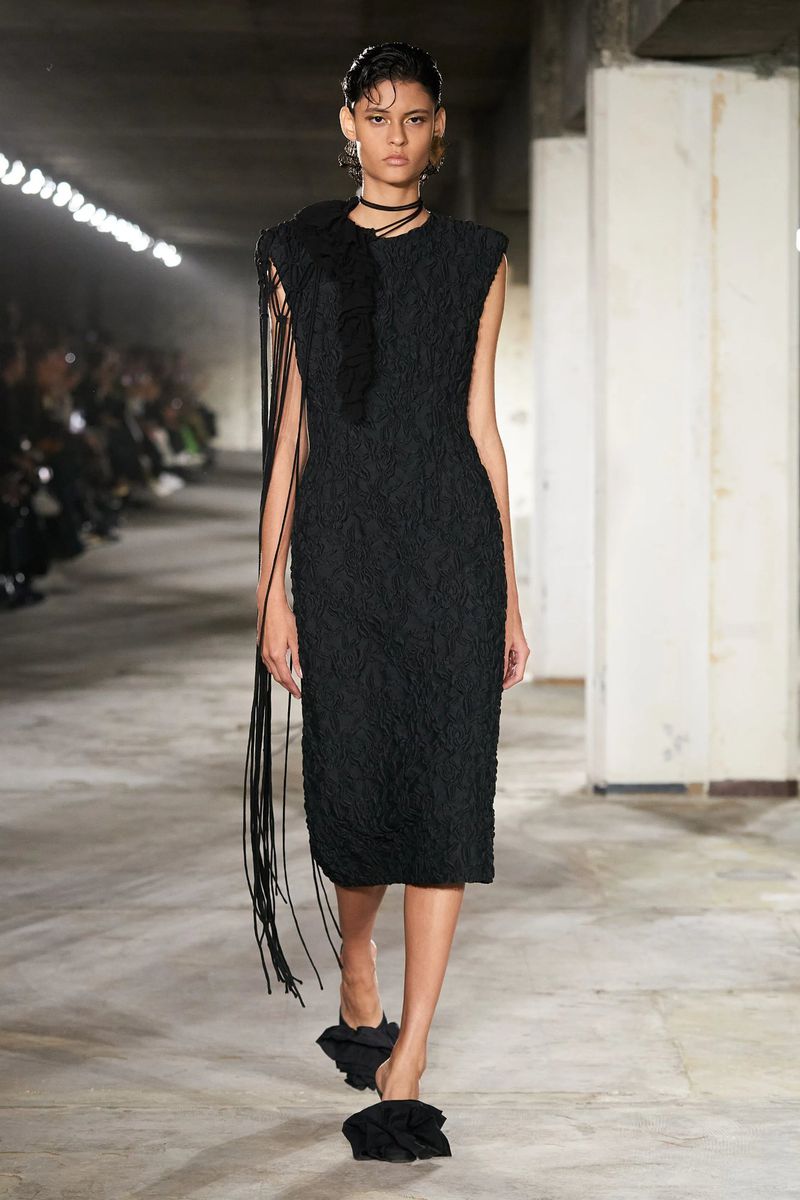 Dries Van Noten S/S 23 Show (Dries Van Noten)