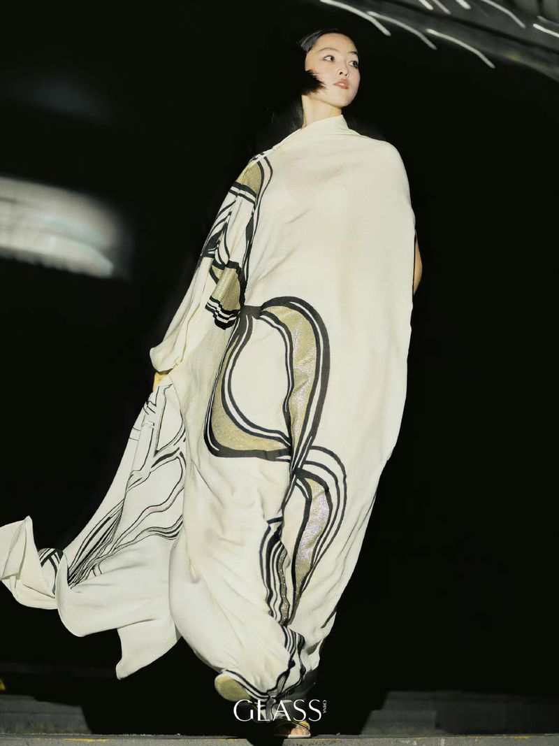 Miao Bin Si & Xue Gu｜Chinese Models (Glass Magazine China)