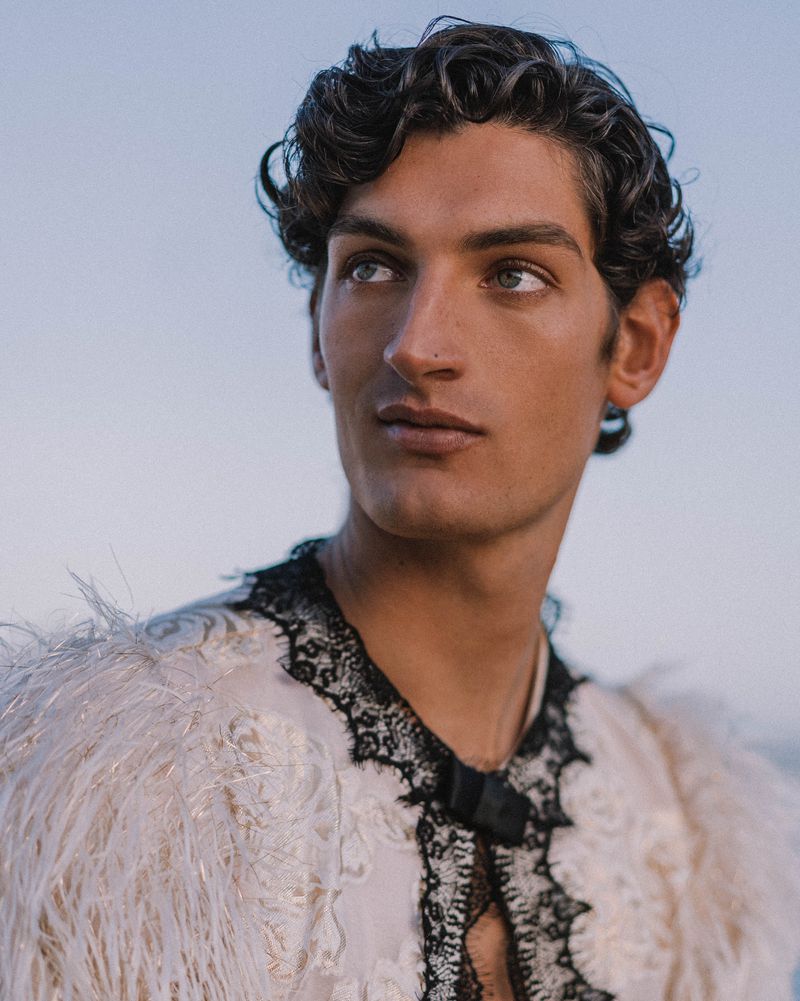 TAKING COUTURE TO THE COAST/ SASHA OLSEN (Rollacoaster Magazine)