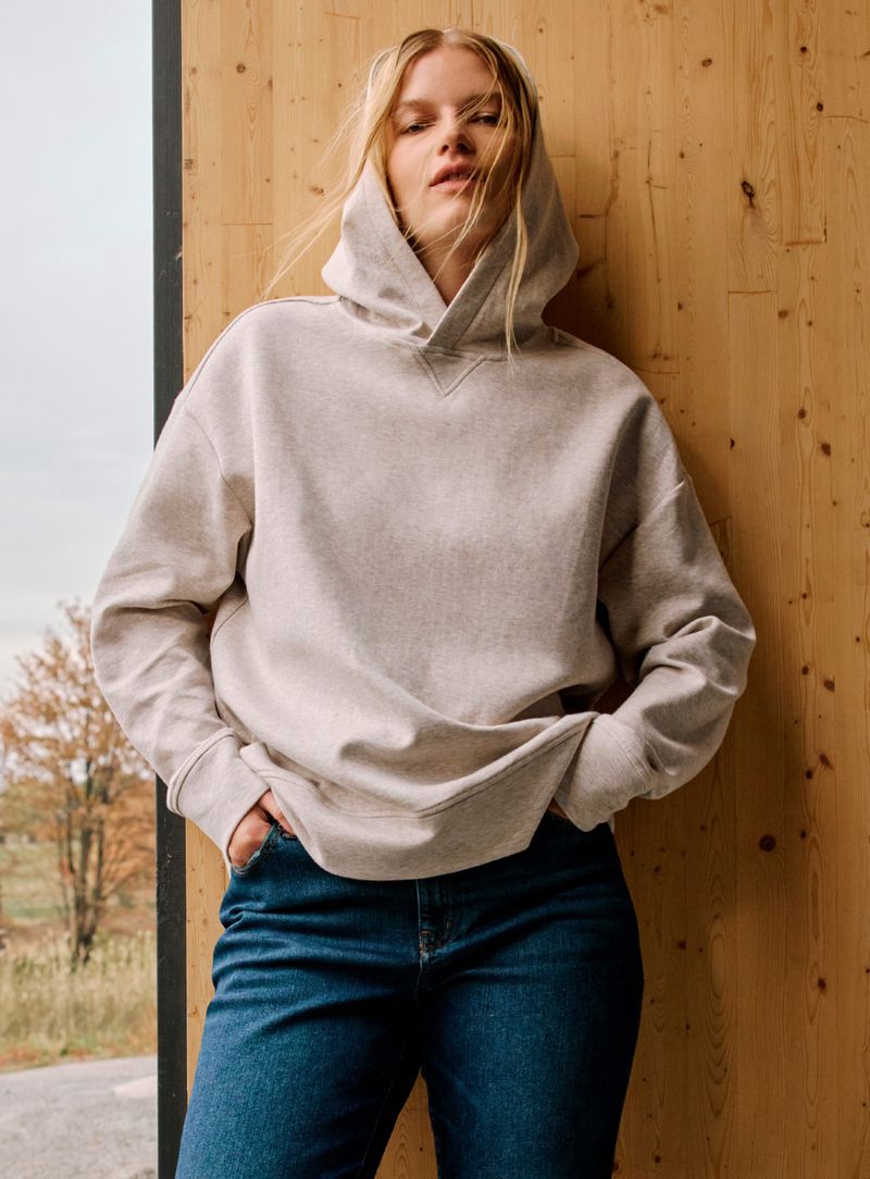 Contempo. Oct 22 (Simons Canada)