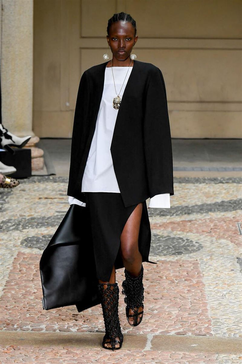 Calcaterra S/S 23 Show (Various Shows)