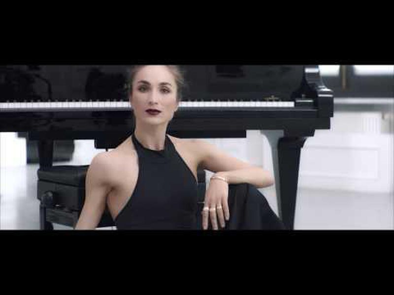 Aizel x Chanel Coco Crush (Chanel)