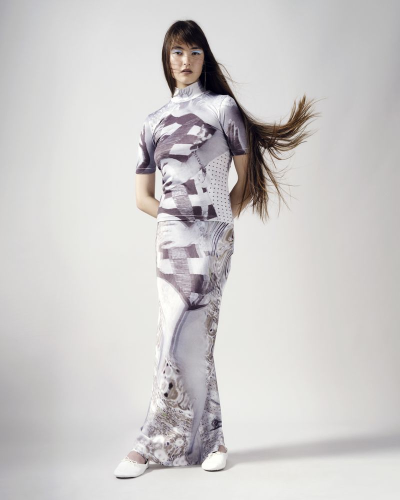 ELLISS SS23 'WHAT GOES UP MIGHT COME DOWN' - Photographer Peter Carter ...